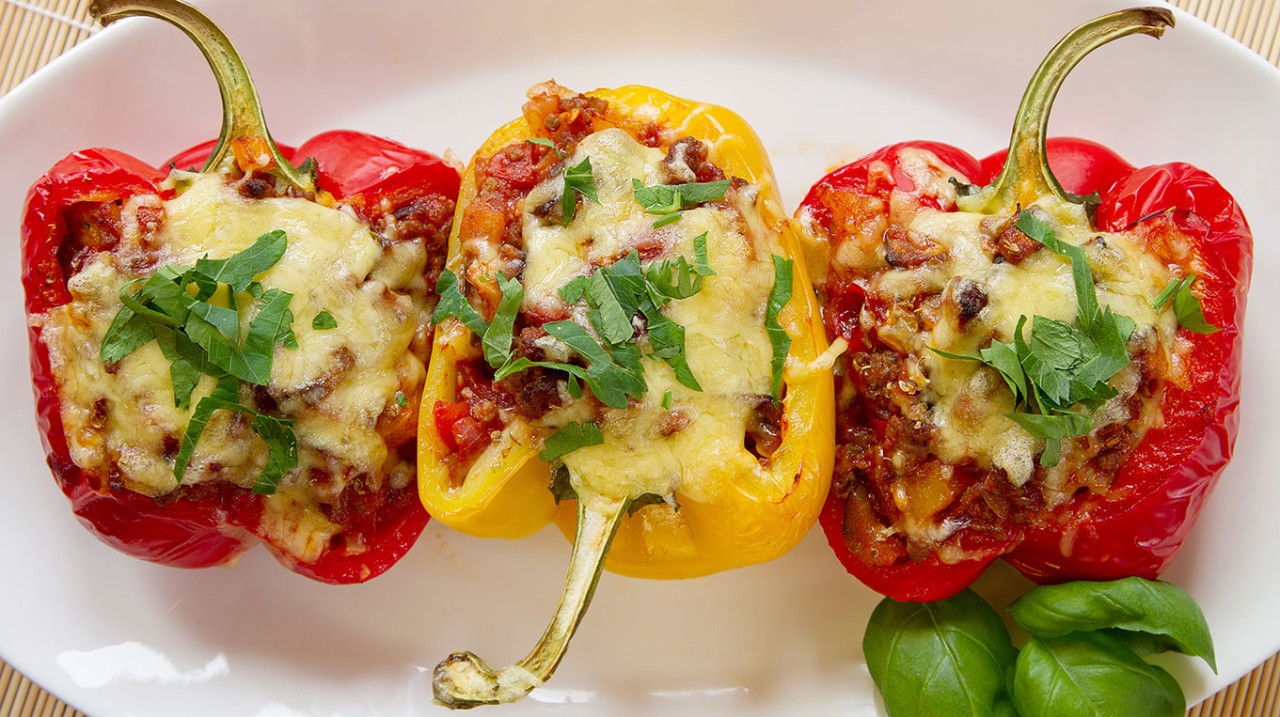 Recept: Babure punjene mljevenim mesom, zapečene s parmezanom | Dobar tek