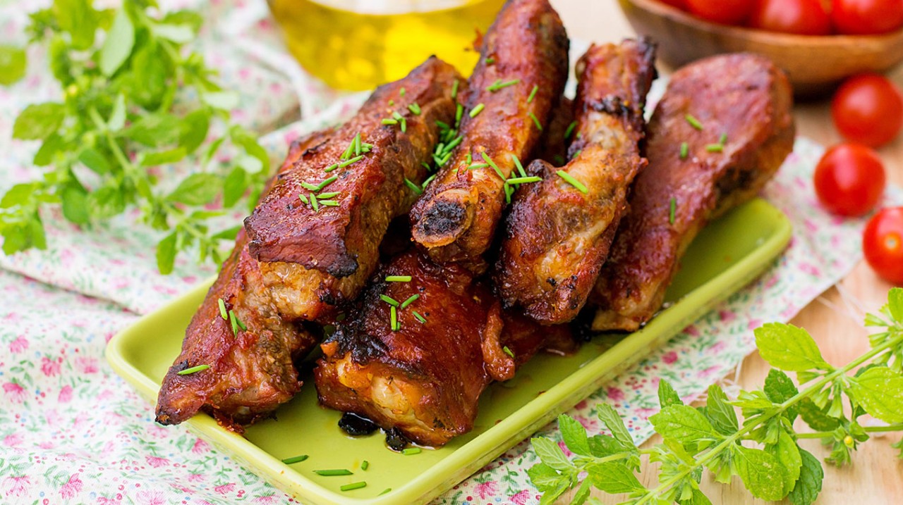 Recept: Pečena svinjska rebra | Dobar tek