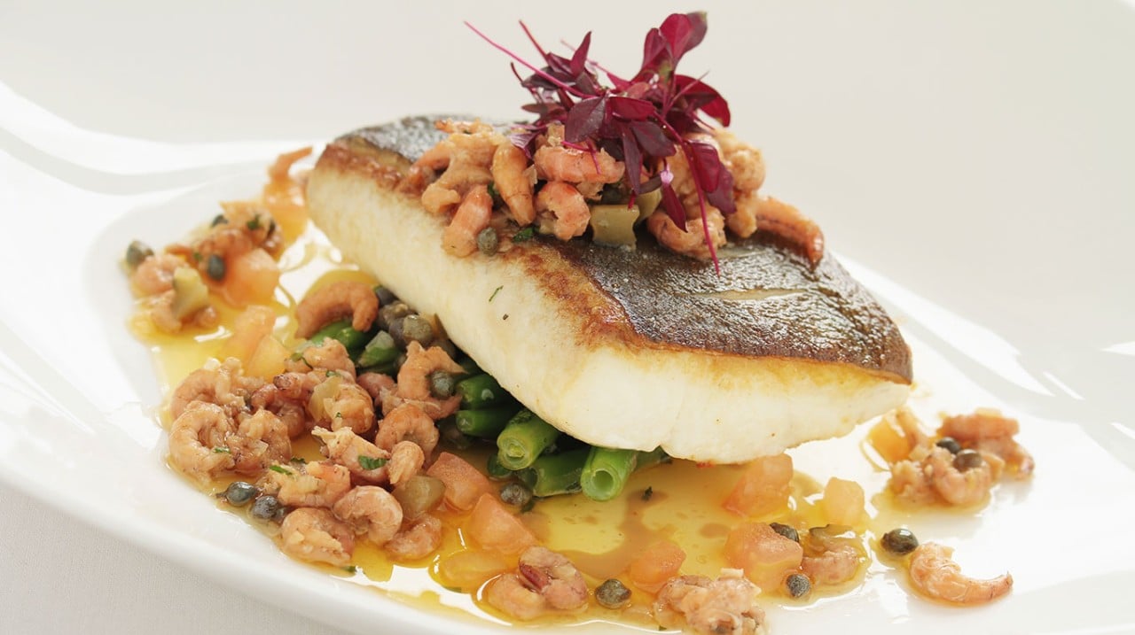 Recept: Zdravo riblje jelo (riblji fileti s mahunama i umakom od račića ...