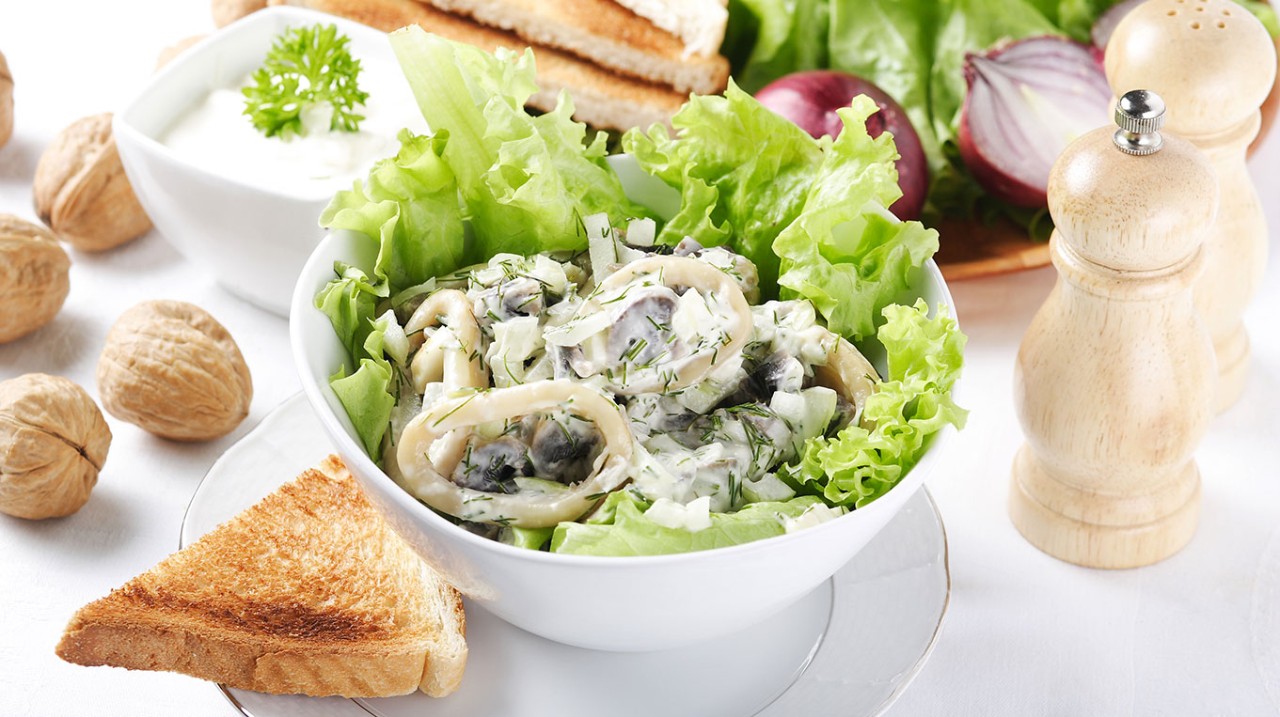 Recept: Salata od dimljene ribe i gljiva | Dobar tek