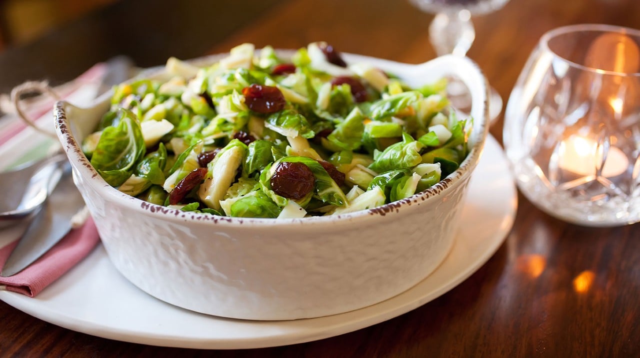 Recept: Salata od prokulica i grožđica | Dobar tek