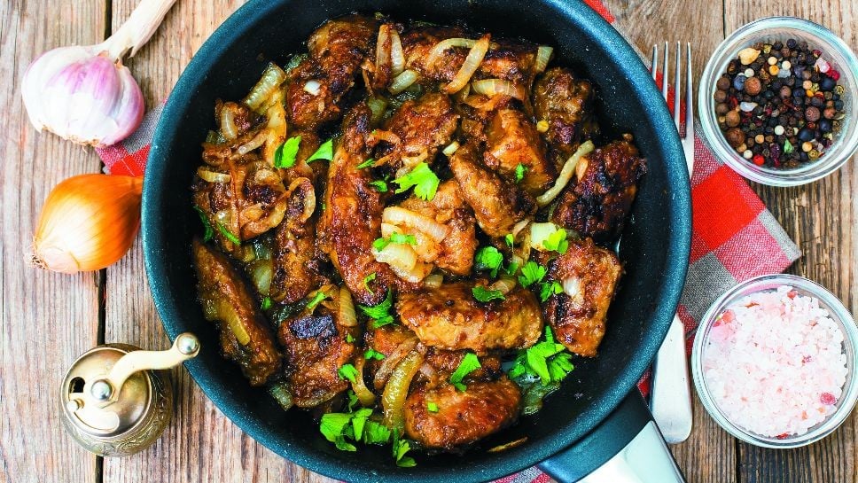 Recept: Juneća jetra s lukom i peršinom | Dobar tek