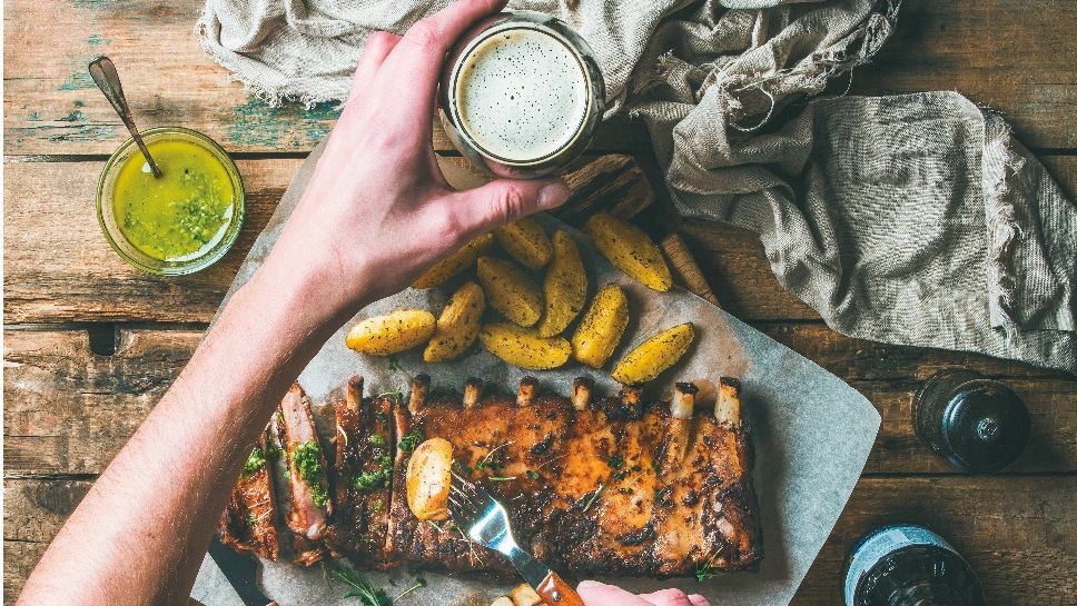 Recept: Pečena svinjska rebarca s ružmarinom i pestom | Dobar tek