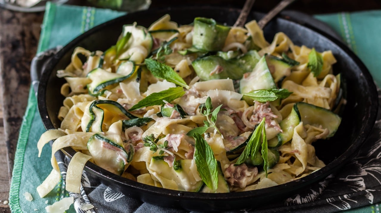 Recept: Fettuccine s tikvicom, slaninom i mentom | Dobar tek