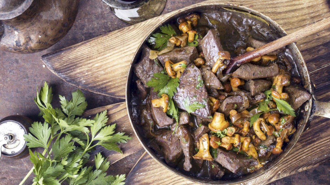 Recept: Juneća jetra s lisičarkama | Dobar tek