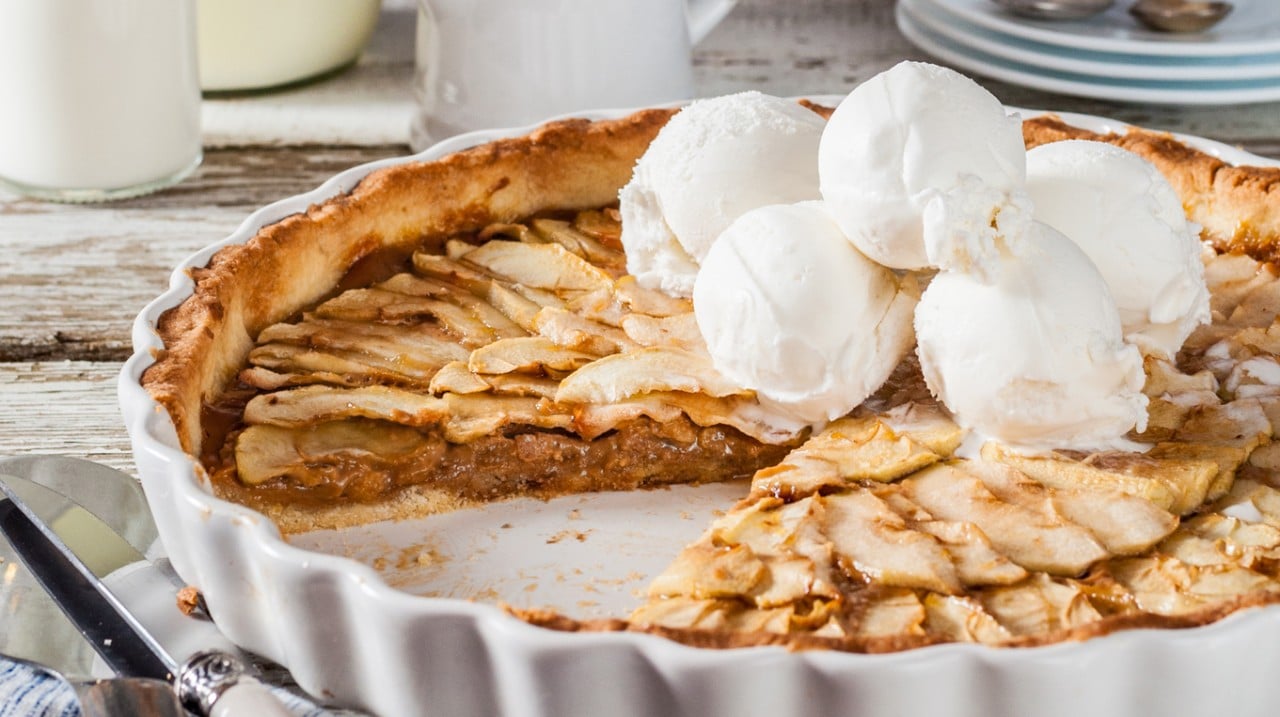 Recept: Toffee tart s jabukama i sladoledom od vanilije | Dobar tek
