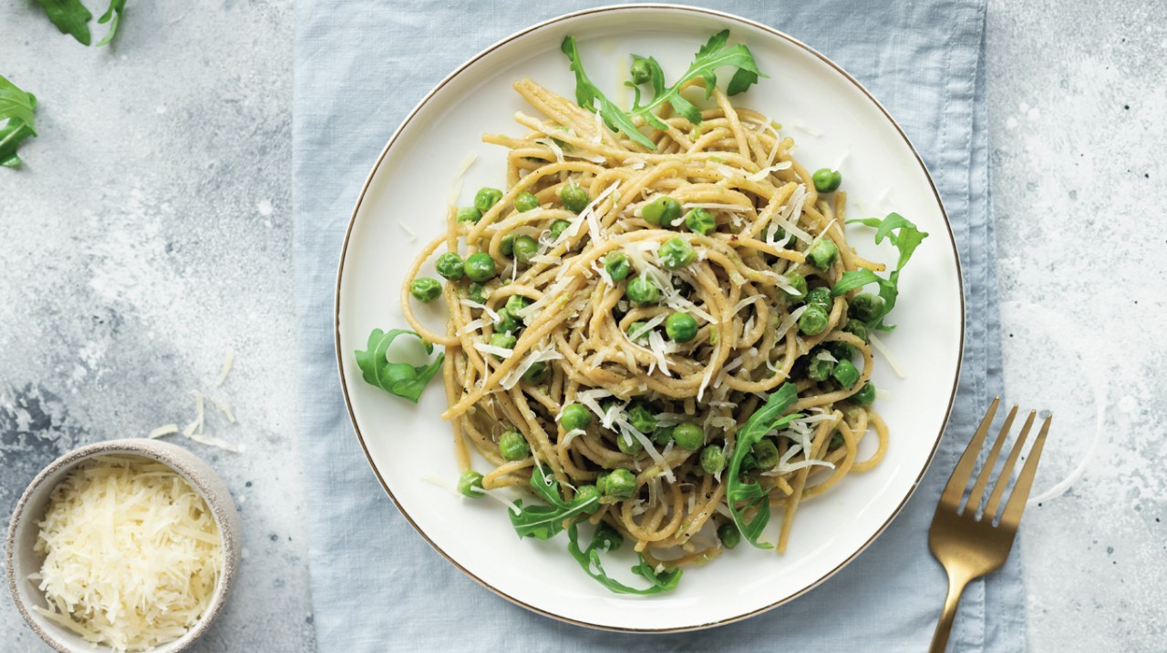 Recept: Integralni špageti s graškom | Dobar tek