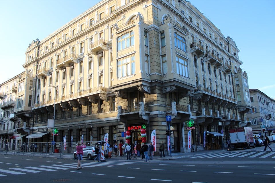SPAR SUPERMARKET RIJEKA - 51000 - Riva Boduli 1